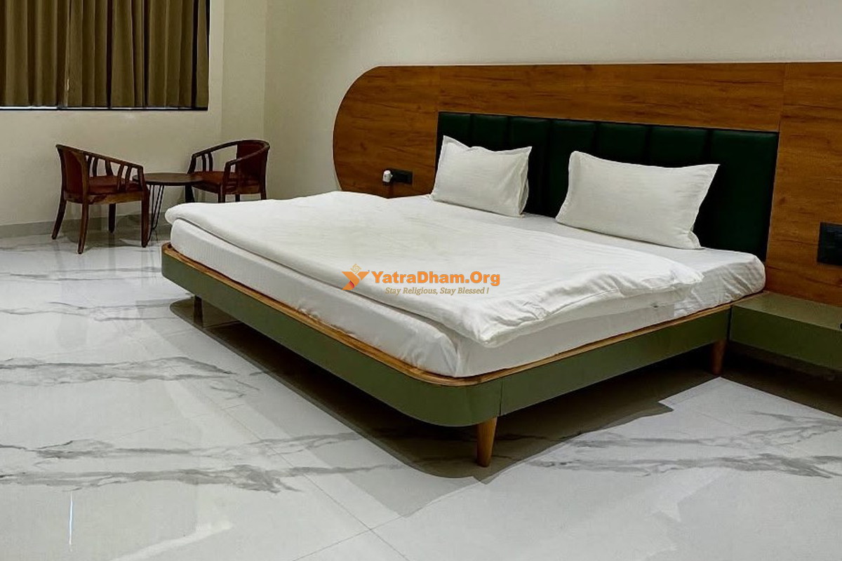 Atmaram Kaka Sadan Ambaji | Perfect For Family Book Now!