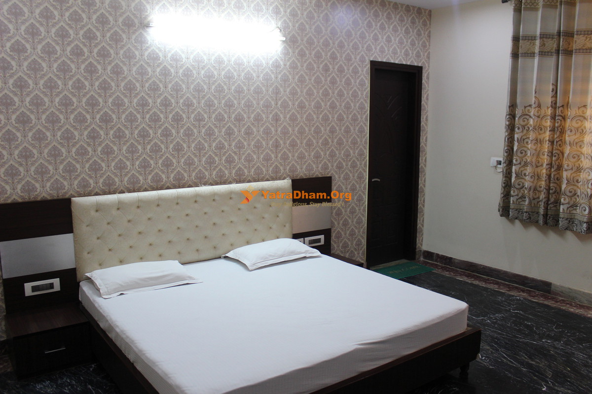 Shri Radha Damodar Dham (Near Prem Mandir) Dharamshala Booking