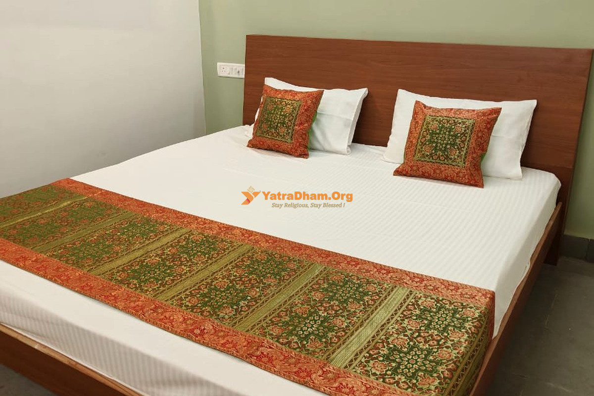 Udupi Shri Krishna Madhwa Pejawara Mutt Varanasi » Check Room ...