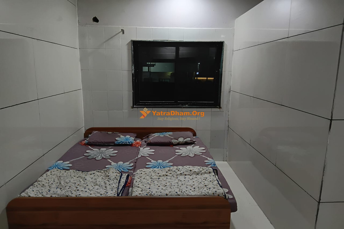 Shree Swaminarayan Mandir Virpur Book Room @ Rs. 800